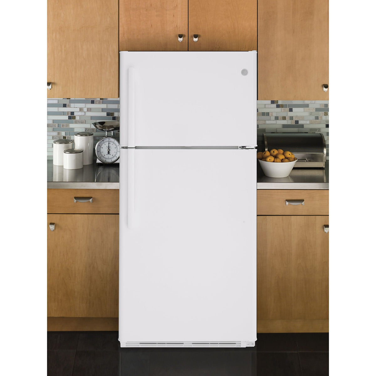 GE® Energy Star 18 Cu. Ft. Top-Freezer Refrigerator White - GTE18FTLKW ...